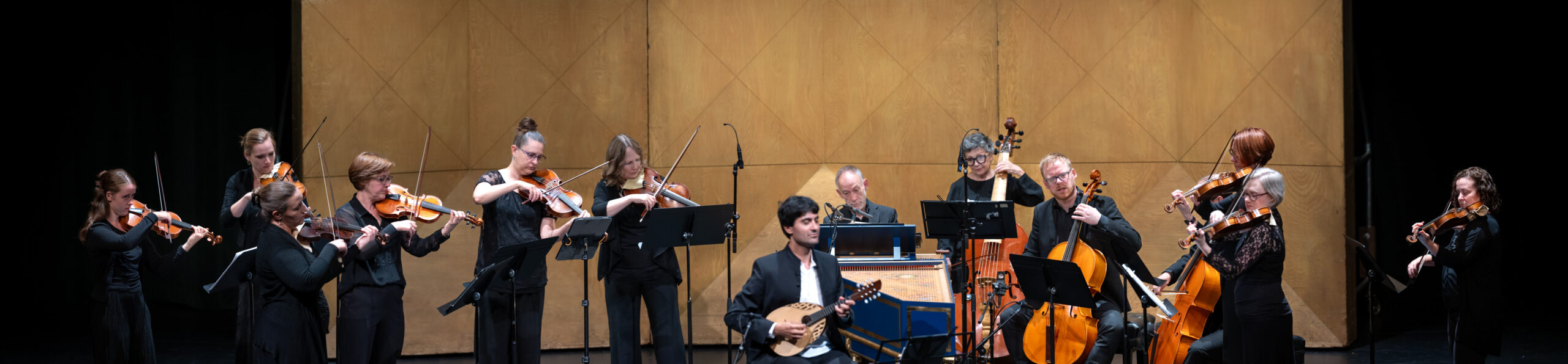 BACH & MANDOLIN WITH ALON SARIEL AND THE PBO - Early Music Vancouver